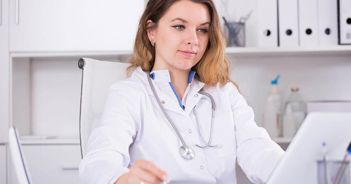 What Do Healthcare Administrators Do? | AdventHealth University